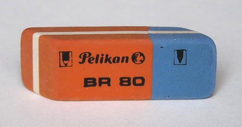 A quoi sert vraiment la partie bleue de cette célèbre gomme ? - C'est ...